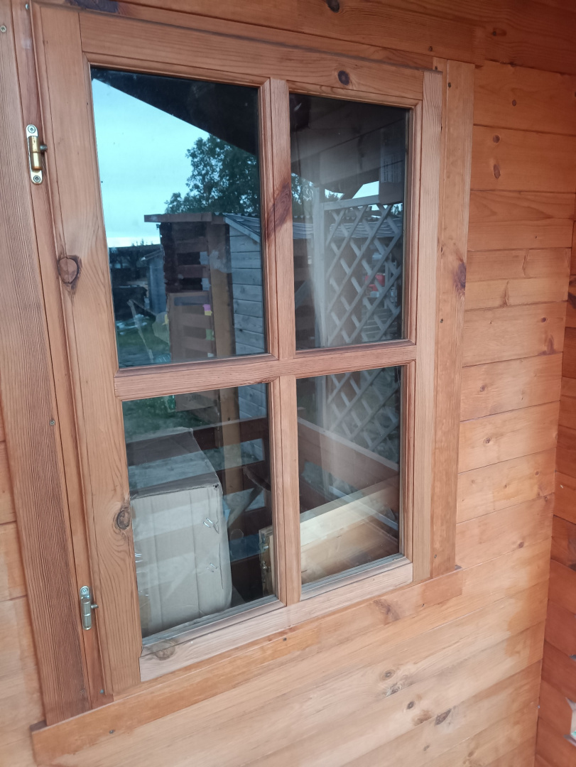 Okno z okiennicą | Producent domków drewnianych i wyposażenia ogrodu z ...